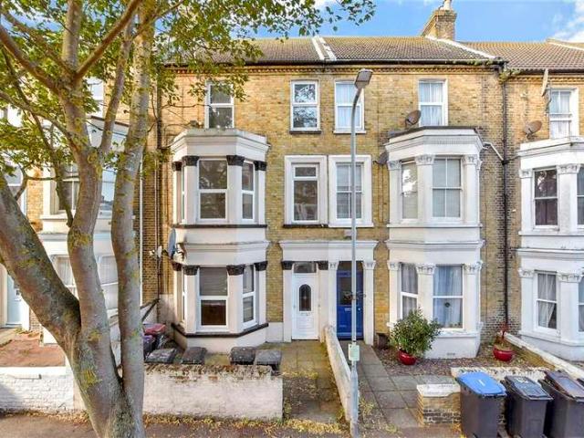6 Bedroom Terraced House