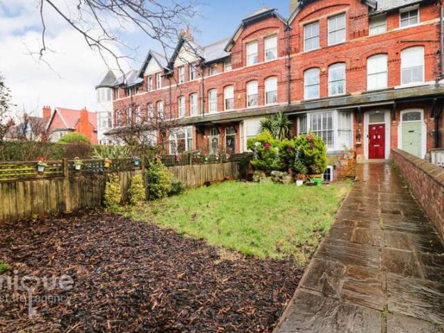 6 Bedroom Terraced House