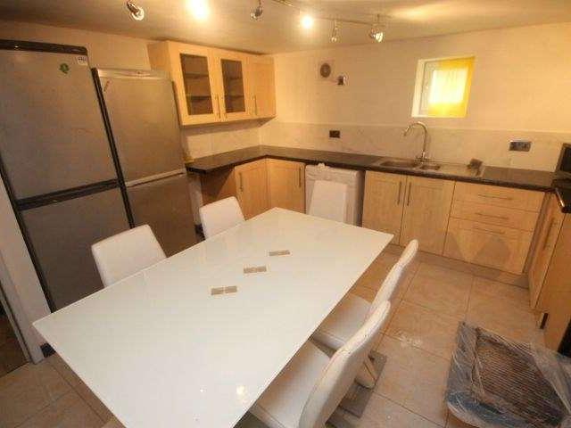 6 Bedroom Terraced House
