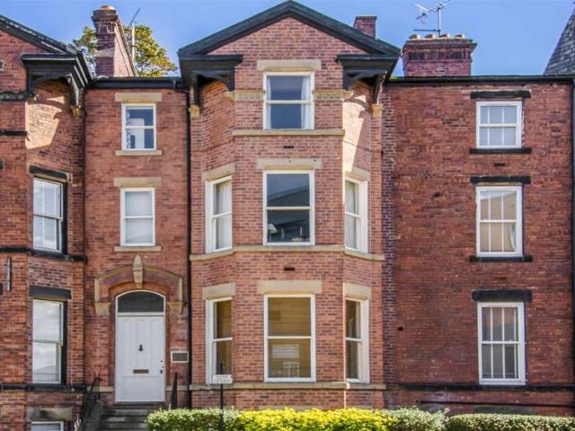 6 Bedroom Terraced House