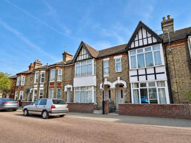 6 Bedroom Terraced House