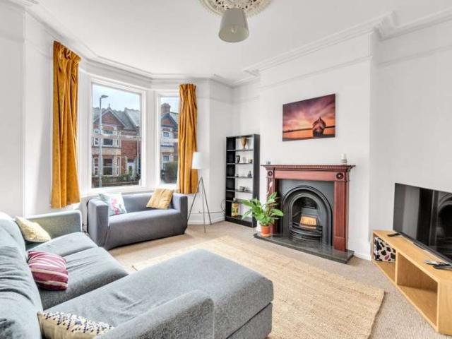 6 Bedroom Terraced House