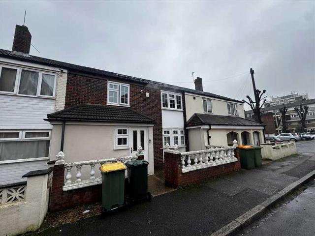 6 Bedroom Terraced House