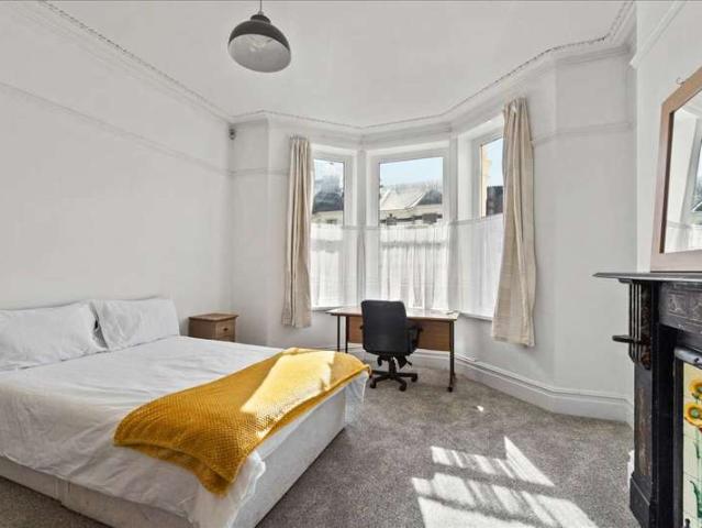 6 Bedroom Terraced House