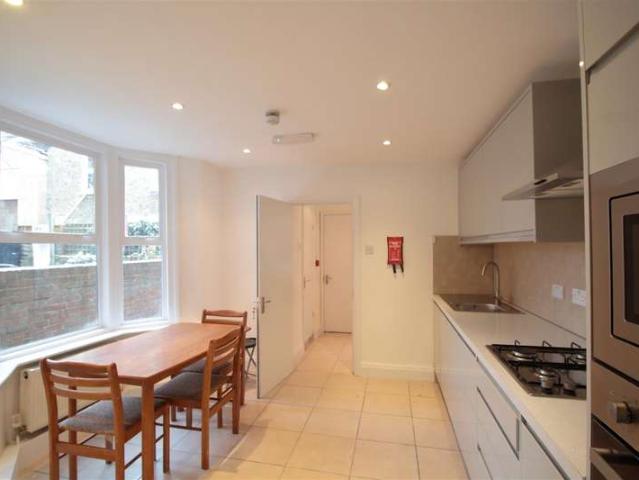 6 Bedroom Terraced House