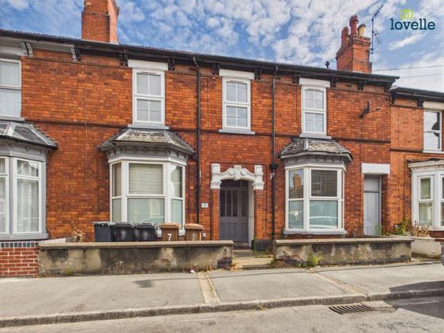 6 Bedroom Terraced House