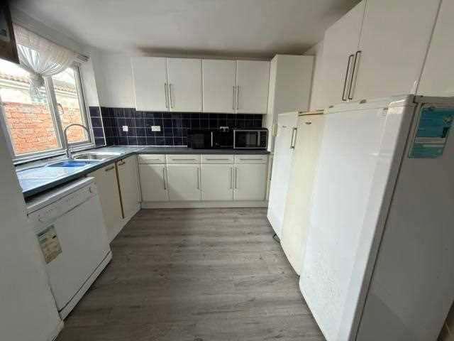 6 Bedroom Terraced House