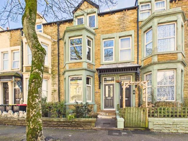 6 Bedroom Terraced House