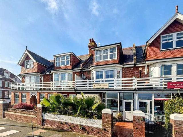 6 Bedroom Terraced House