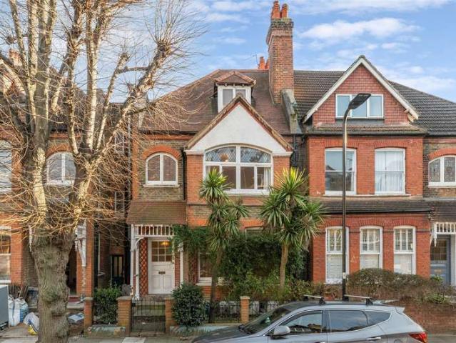 6 Bedroom Terraced House