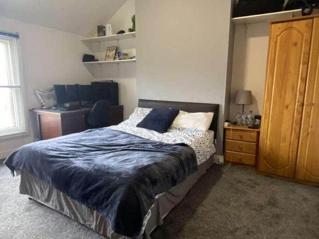 6 Bedroom Terraced House
