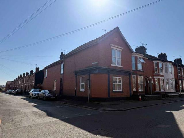 6 Bedroom Terraced House