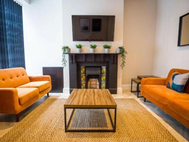 6 bedroom terraced house for rent in 14 Moss Bank House Share JULY 2026, CH1