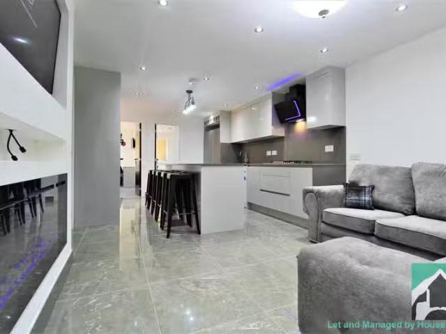 6 bedroom terraced house for rent in 16 Arley Road, Selly Oak.