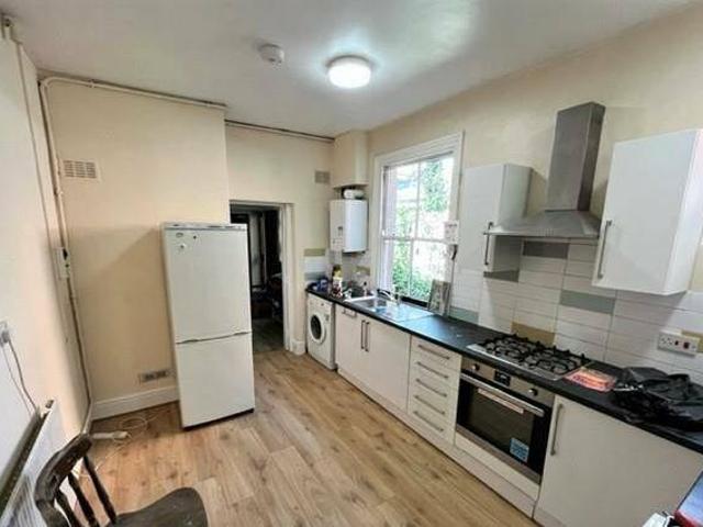 6 bedroom terraced house for rent in 18 Bournbrook Road Selly Oak Birmingham B29