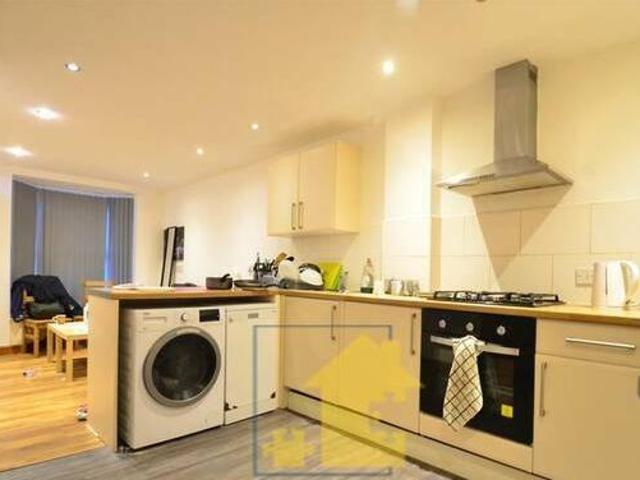 6 bedroom terraced house for rent in 2023 2024 ACADEMIC YEAR Lovely 6 Double Bedroom Property on Ros
