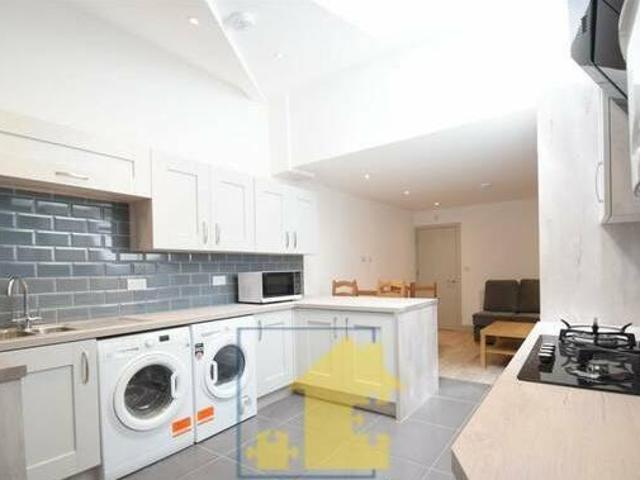 6 bedroom terraced house for rent in 2023 2024 ACADEMIC YEAR Newly Refurbished 6 Double Bedroom all