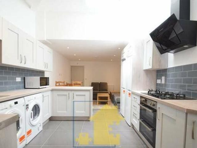 6 bedroom terraced house for rent in 2023 2024 ACADEMIC YEAR Stunning 6 Double Bedroom 2 Bathrooms