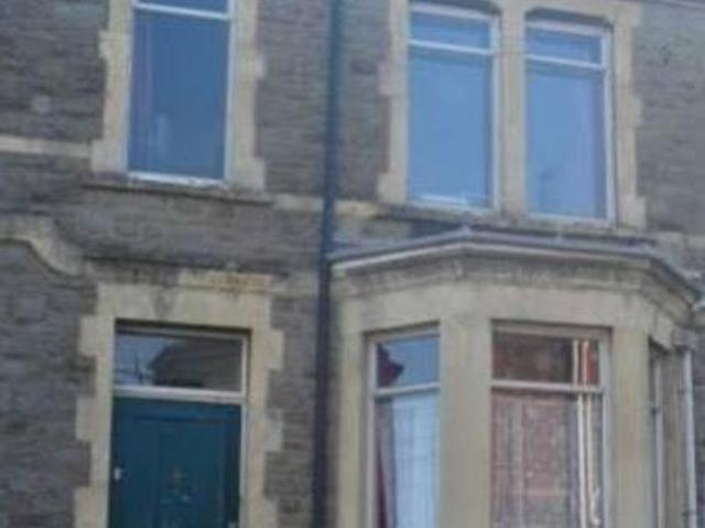 6 bedroom terraced house for rent in 20 Cowper Road Bristol BS6