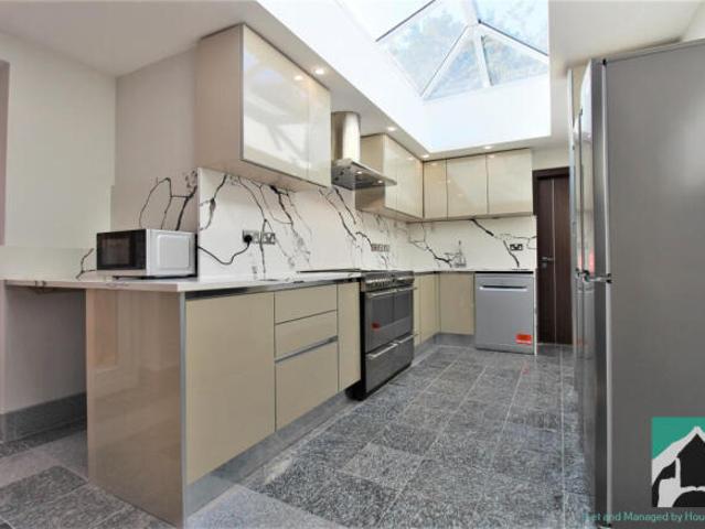 6 bedroom terraced house for rent in 87 Heeley Road, Birmingham, B29