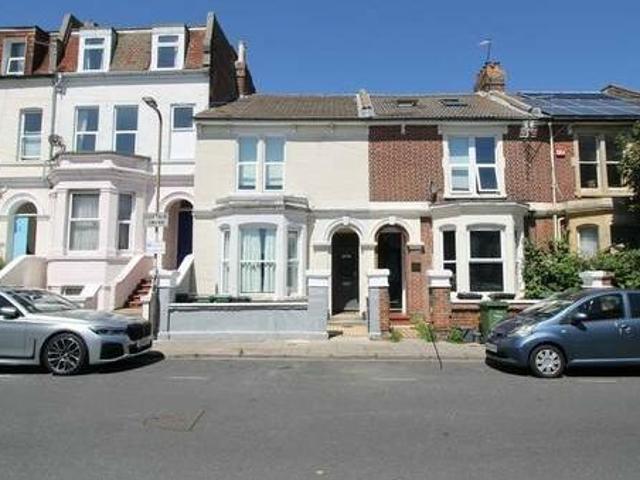 6 bedroom terraced house for rent in Cottage Grove Southsea PO5