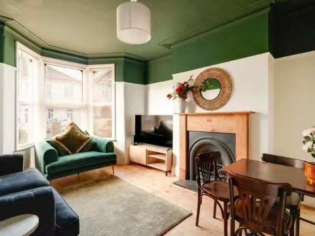 6 bedroom terraced house for rent in Cottrell Road, Bristol, BS5