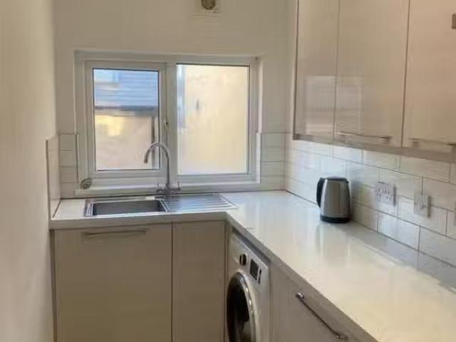 6 bedroom terraced house for rent in Corporation Road, Granget.