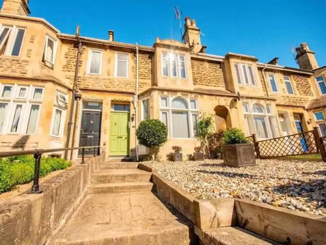 6 bedroom terraced house for rent in Crescent Gardens, Bath, BA1