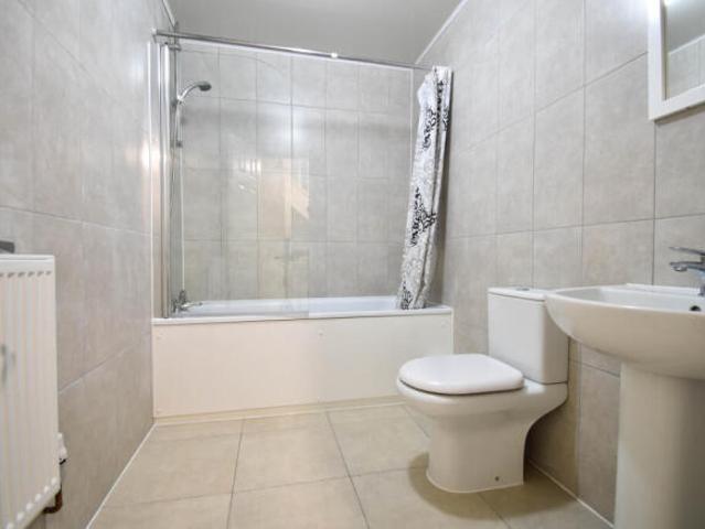 6 bedroom terraced house for rent in Ambassador Square, Canary Wharf, London, E14