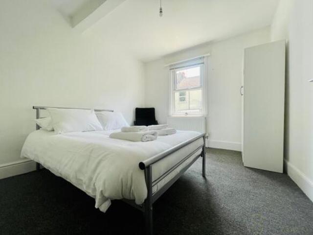 6 bedroom terraced house for rent in Aberdeen Road, Brighton, BN2