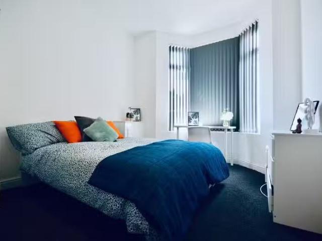 6 bedroom terraced house for rent in Albert Edward Road, Liver.