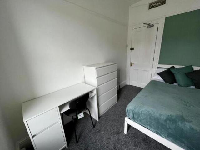 6 bedroom terraced house for rent in Alexandra Road, Mutley, PL4