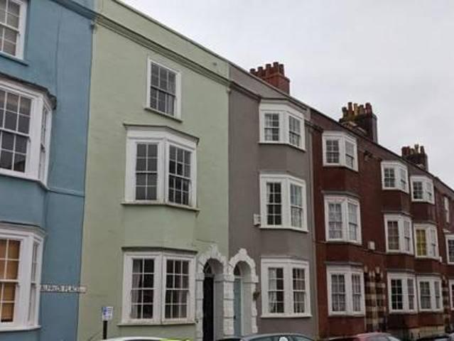 6 bedroom terraced house for rent in Alfred Place Bristol BS2