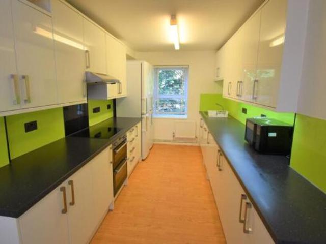 6 bedroom terraced house for rent in Allcroft Road, Reading, RG1