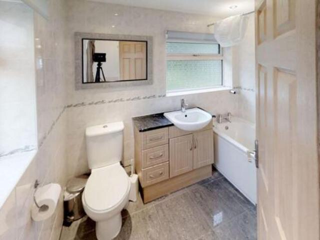 6 bedroom terraced house for rent in Applegarth Avenue, Guildford, GU2