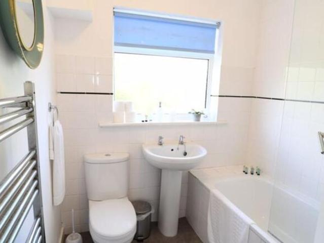 6 bedroom terraced house for rent in Bevendean Crescent, BN2