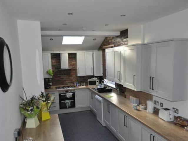 6 bedroom terraced house for rent in Brailsford Road Fallowfield Manchester M14