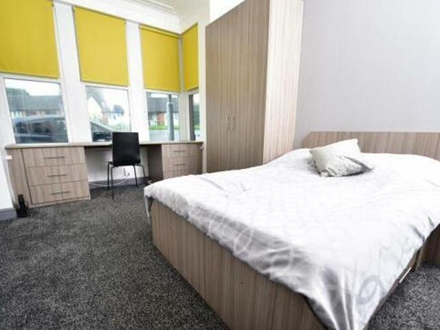 6 Bedroom Terraced House For Rent In Burley