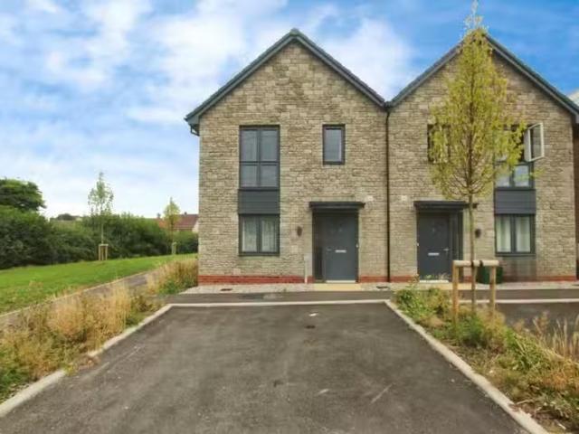6 bedroom terraced house for rent in Golledge Crescent Stoke.