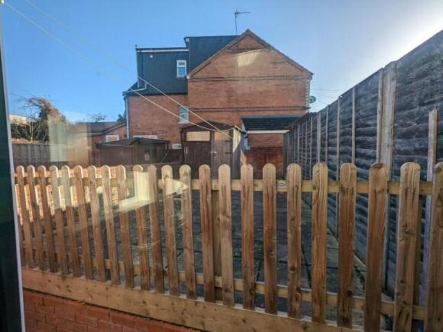 6 bedroom terraced house for rent in Grange Avenue, Reading, Berkshire, RG6