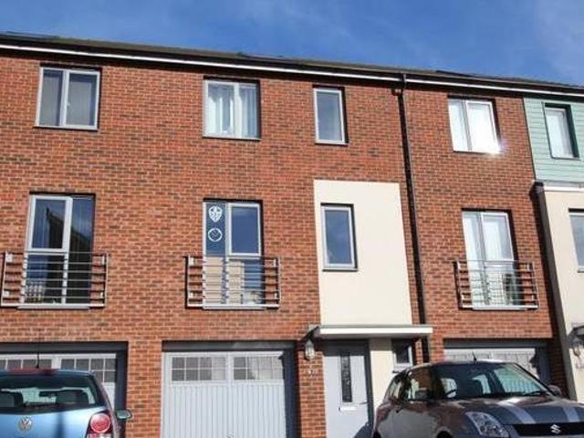 6 bedroom terraced house for rent in Great Copsie Way Stoke Gifford BS16