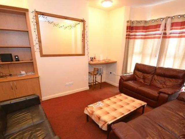 6 bedroom terraced house for rent in Donnington Road Reading RG1 5ND RG1
