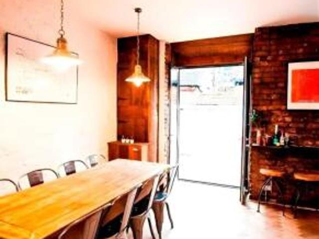 6 bedroom terraced house for rent in Deyne Avenue, Manchester, M14