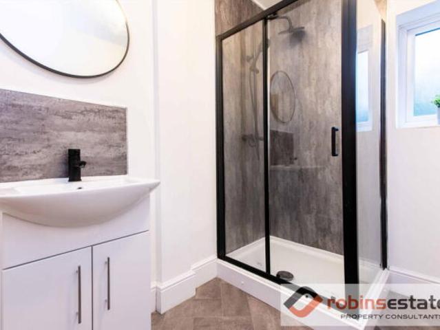 6 bedroom terraced house for rent in Derby Road, Nottingham, NG7