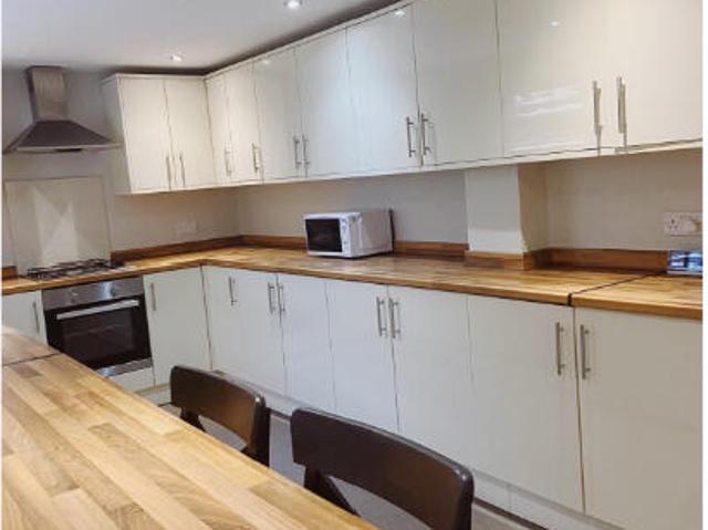 6 bedroom terraced house for rent in Empress Road, Kensignton, L7