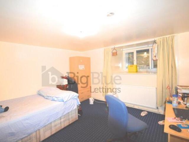6 bedroom terraced house for rent in Ebor Place, Leeds, West Yorkshire, LS6