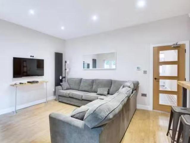 6 bedroom terraced house for rent in Eldon Road, Birmingham, B16