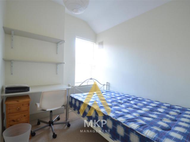 6 bedroom terraced house for rent in Katie Road Selly Oak, B29 6JG, B29