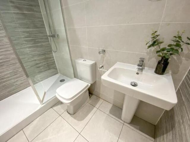 6 bedroom terraced house for rent in Kelso Road, Liverpool, L6