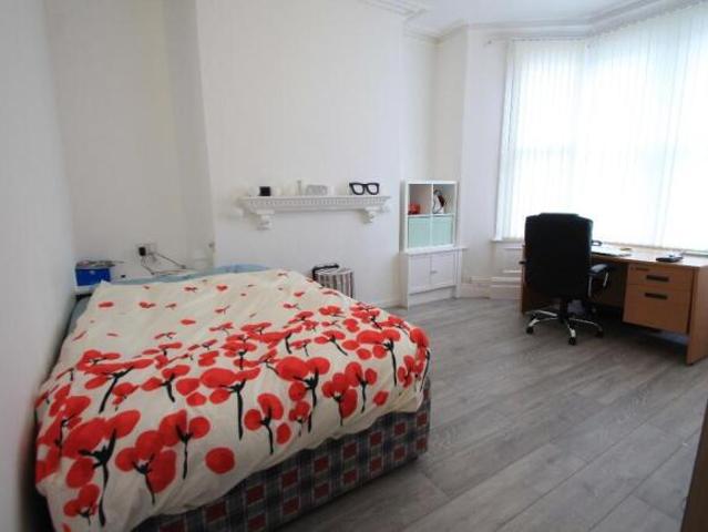 6 bedroom terraced house for rent in Kelvin Road, Cardiff City, CF23